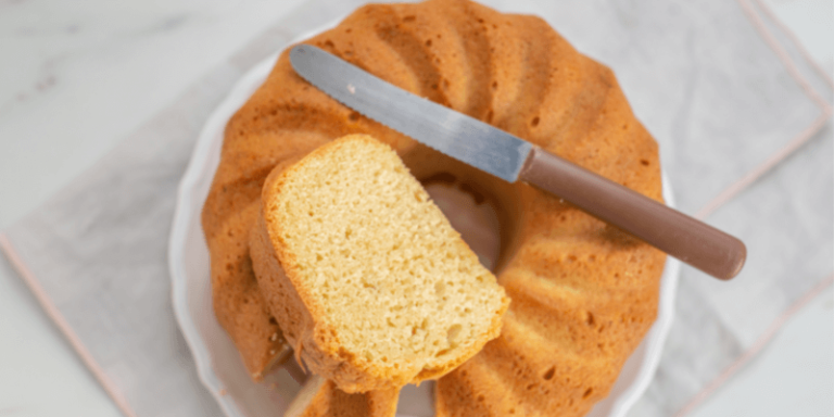 Yellow Cake vs Vanilla Cake (4 Differences Explained)