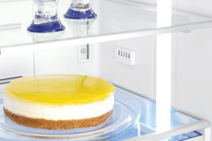 3 Easy Ways to Quickly Cool a Cake (Tested)