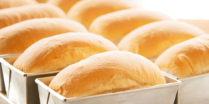 7 Ways to Keep Bread Nice and Warm for Hours (Tested)