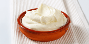 4 Easy Ways to Make Cream Cheese Frosting Thicker