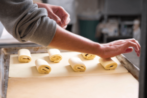 3 Ways to Quickly Defrost/Thaw Puff Pastry (Tested)