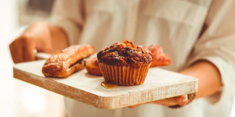 6 Subtle Ways to Tell Your Muffin is Bad (with FAQs)