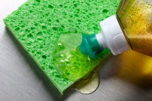 How to Clean Silicone Baking Mat (4 Easy Methods)