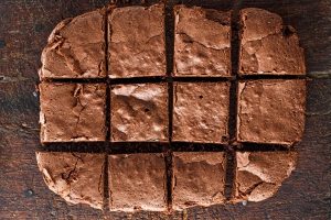 How to Cut Brownies Without Destroying Them (4 Steps)