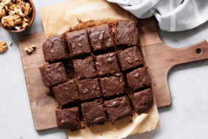 Brownies vs Cake: What's the Difference (Explained)