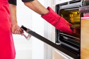 What Does Fan Mean in Baking (How to Fan Bake)