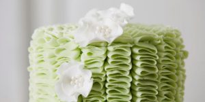 2 Easy Ways to Make Ruffles on Cake (Step-by-Step Guide)