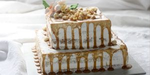 How to Stack a Two Tier Cake in 5 Fool-Proof Steps