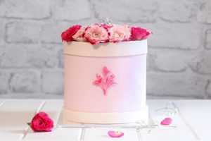4 Easy Ways to Transport a Cake (with Preparation Tips)