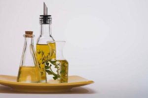 What is the Best Oil for Baking Cakes and Reasons Why